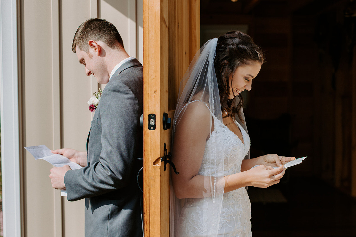 13 Pros and Cons of Doing a First Look on Your Wedding Day ...