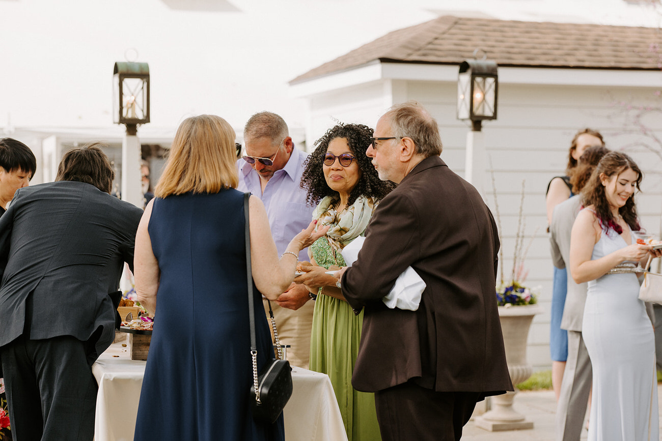 How to Create the Perfect Small Wedding Timeline to Ensure Candid ...